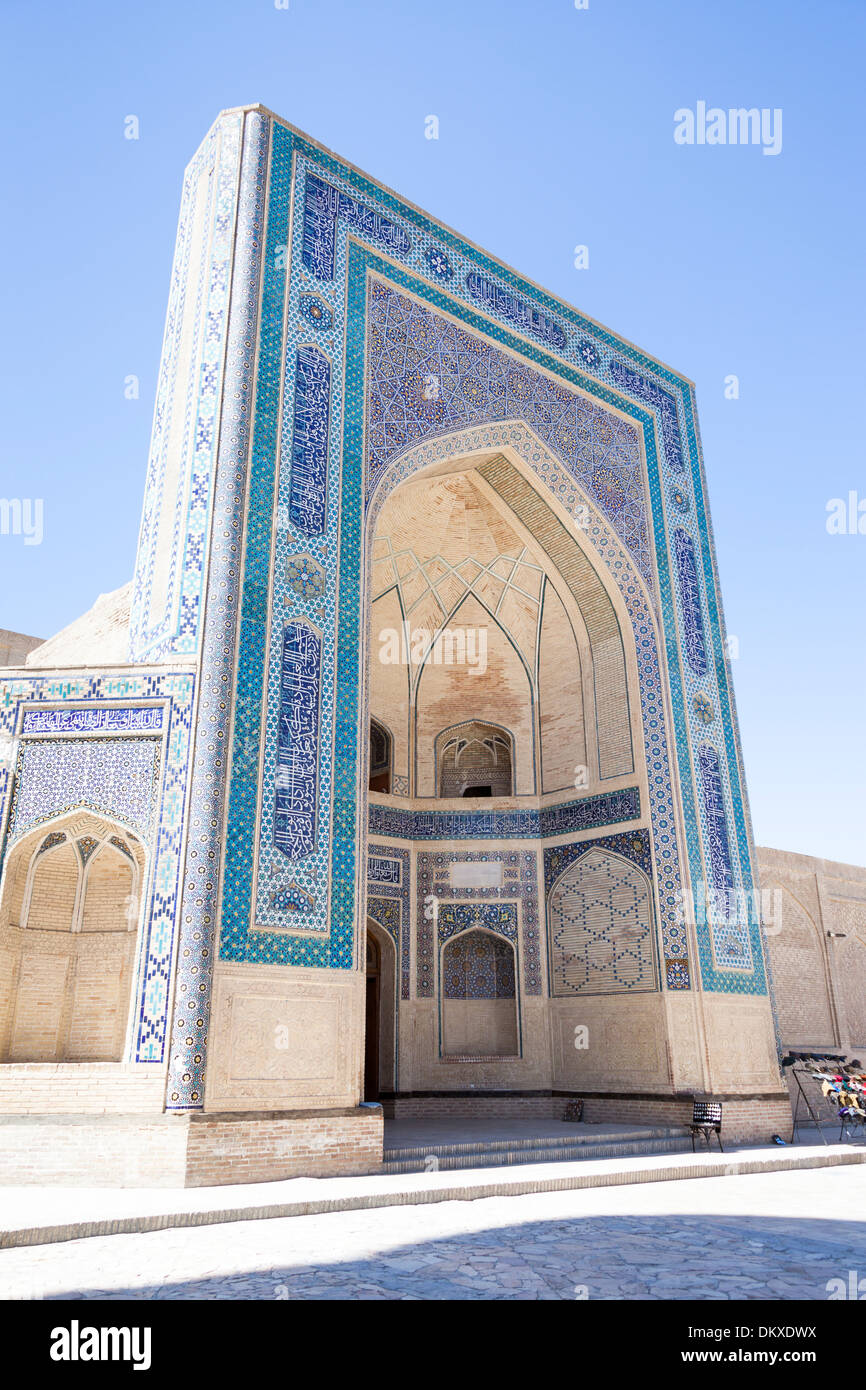 Entrance portal to Kalon Mosque, also known as Kalyan Mosque, Poi Kalon ...