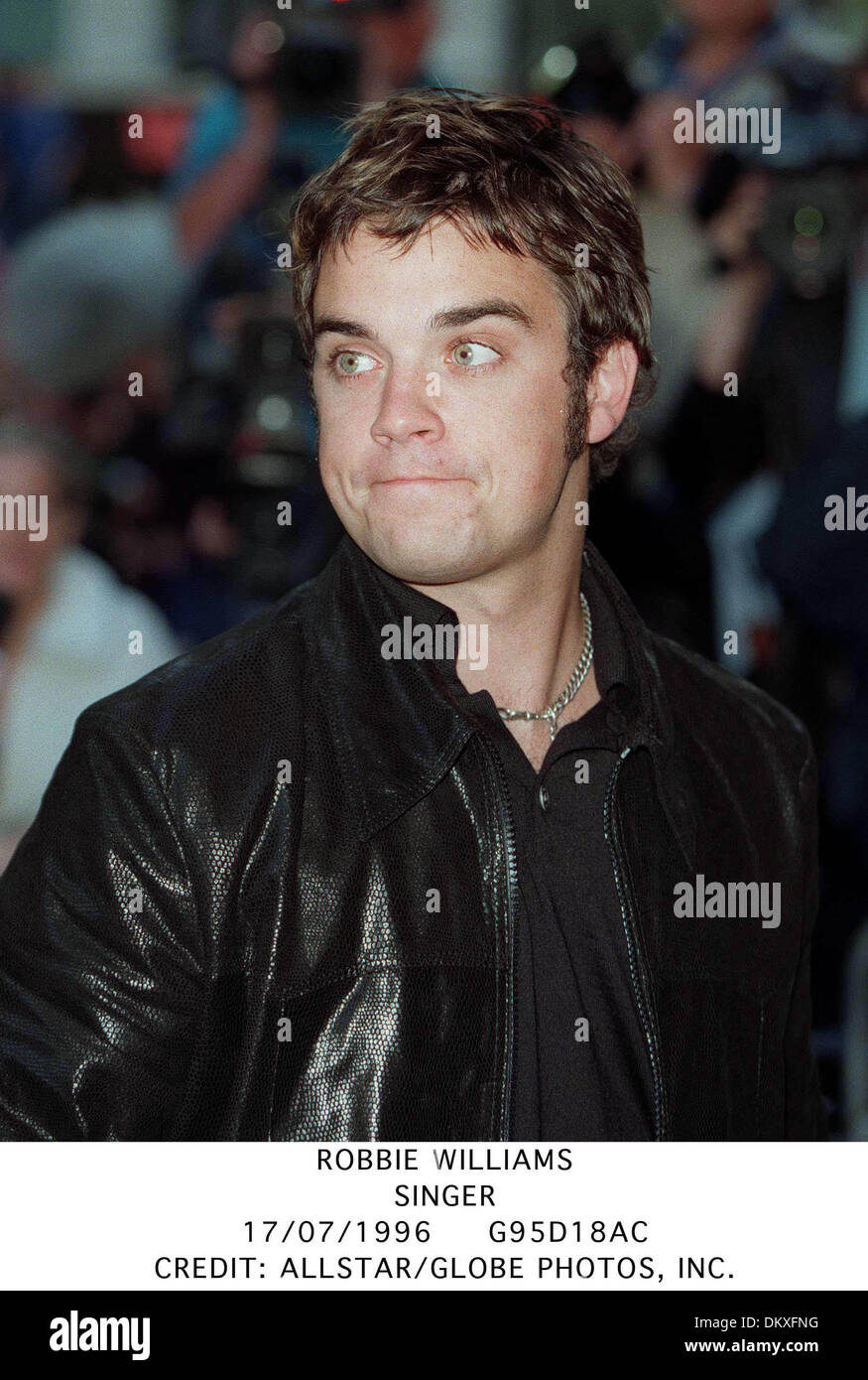 Robbie williams 1996 hi-res stock photography and images - Alamy