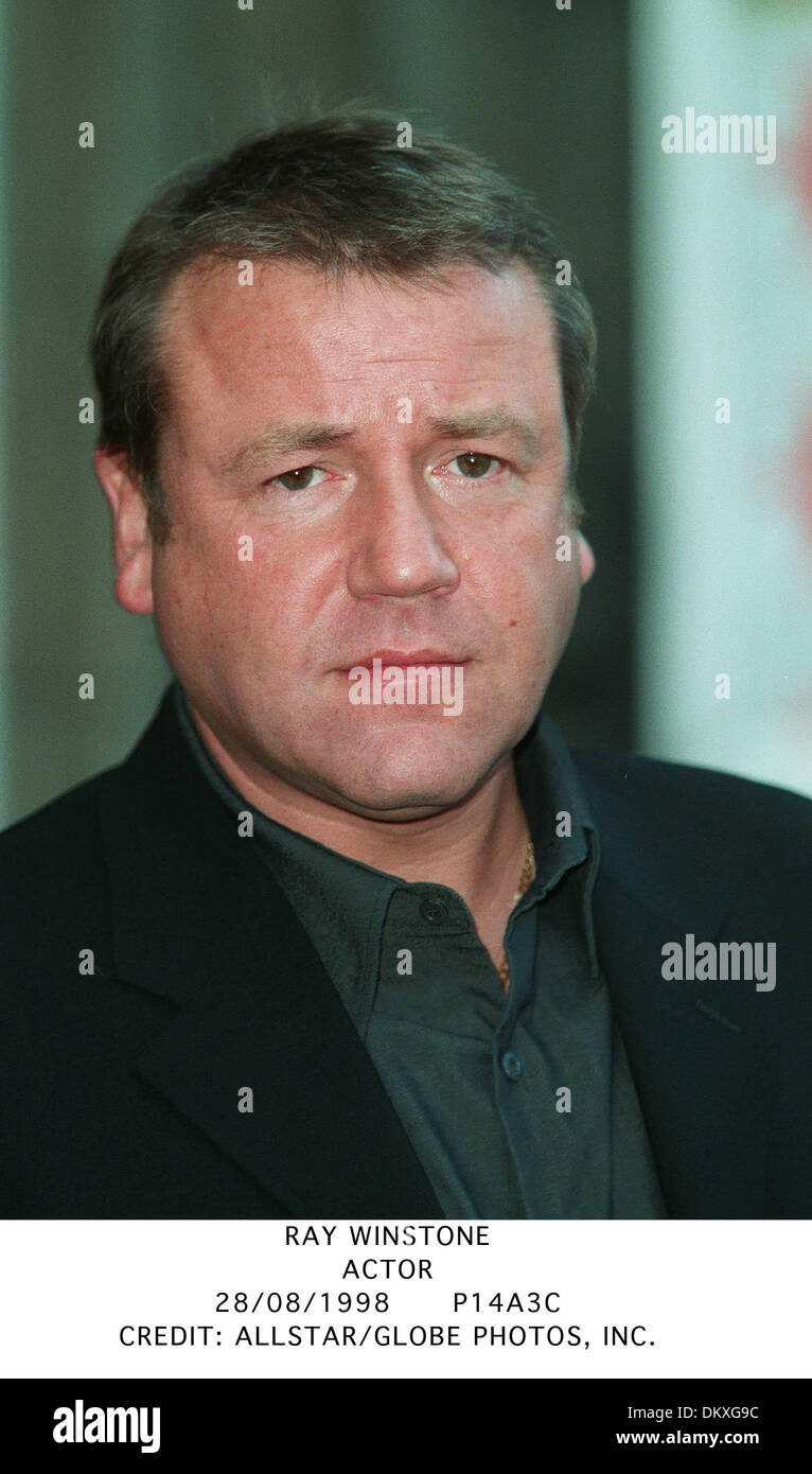 Ray winstone actor hi-res stock photography and images - Alamy