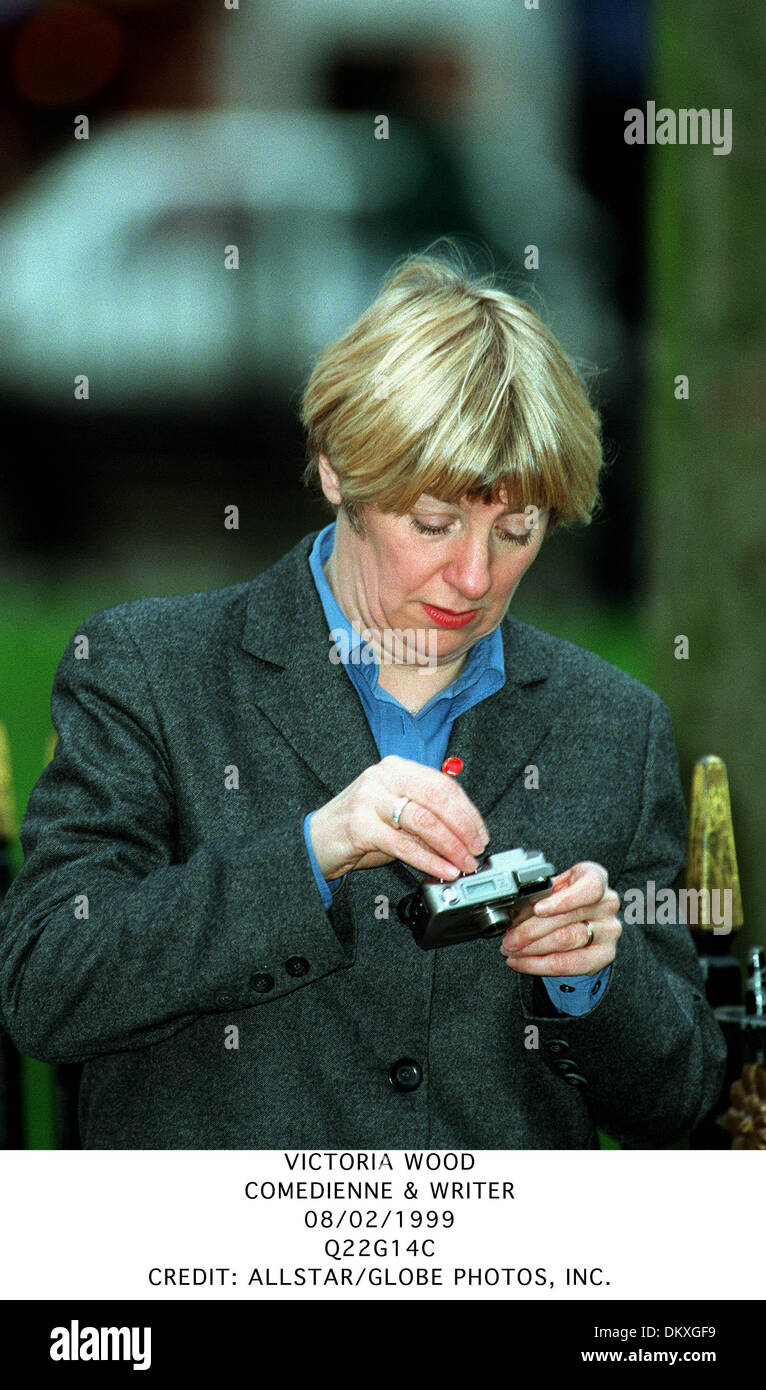 VICTORIA WOOD.COMEDIENNE & WRITER.08/02/1999.Q22G14C Stock Photo - Alamy