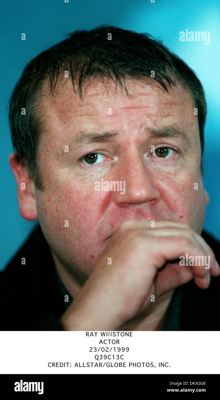 Ray winstone actor hi-res stock photography and images - Alamy