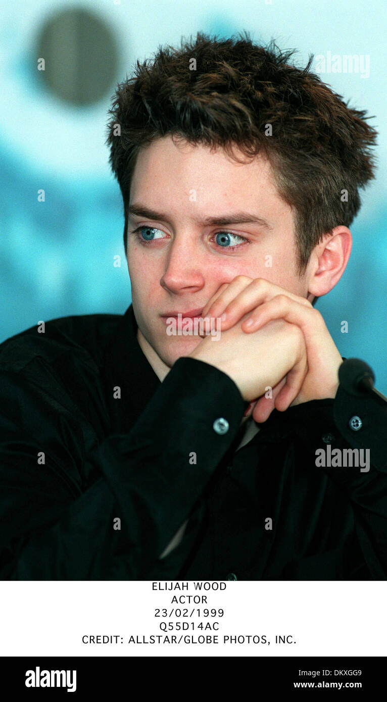 Elijah wood 1999 hi-res stock photography and images - Alamy