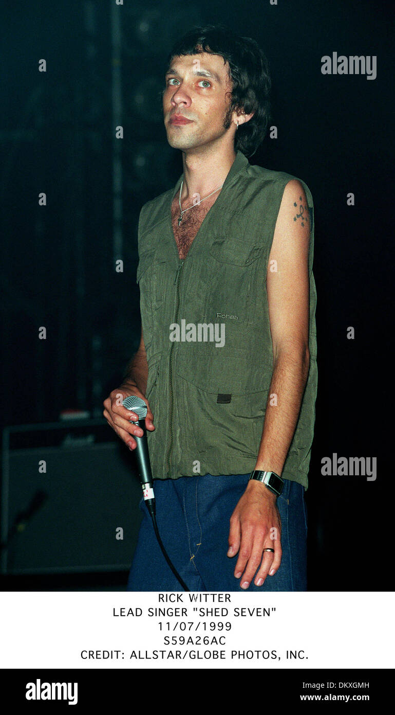 RICK WITTER.LEAD SINGER ''SHED SEVEN''.11/07/1999.S59A26AC Stock Photo ...