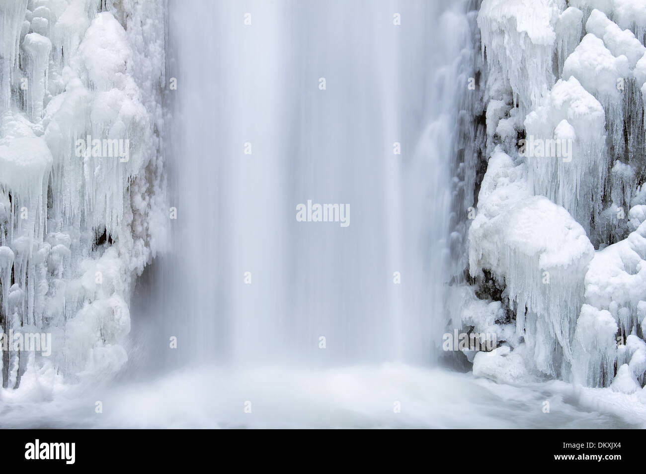 Multnomah Falls Frozen