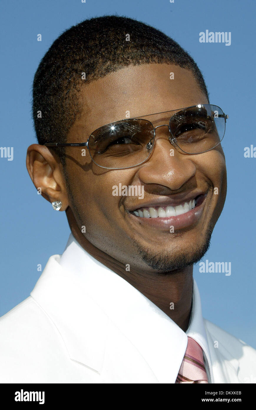 Usher 2002 hi-res stock photography and images - Alamy