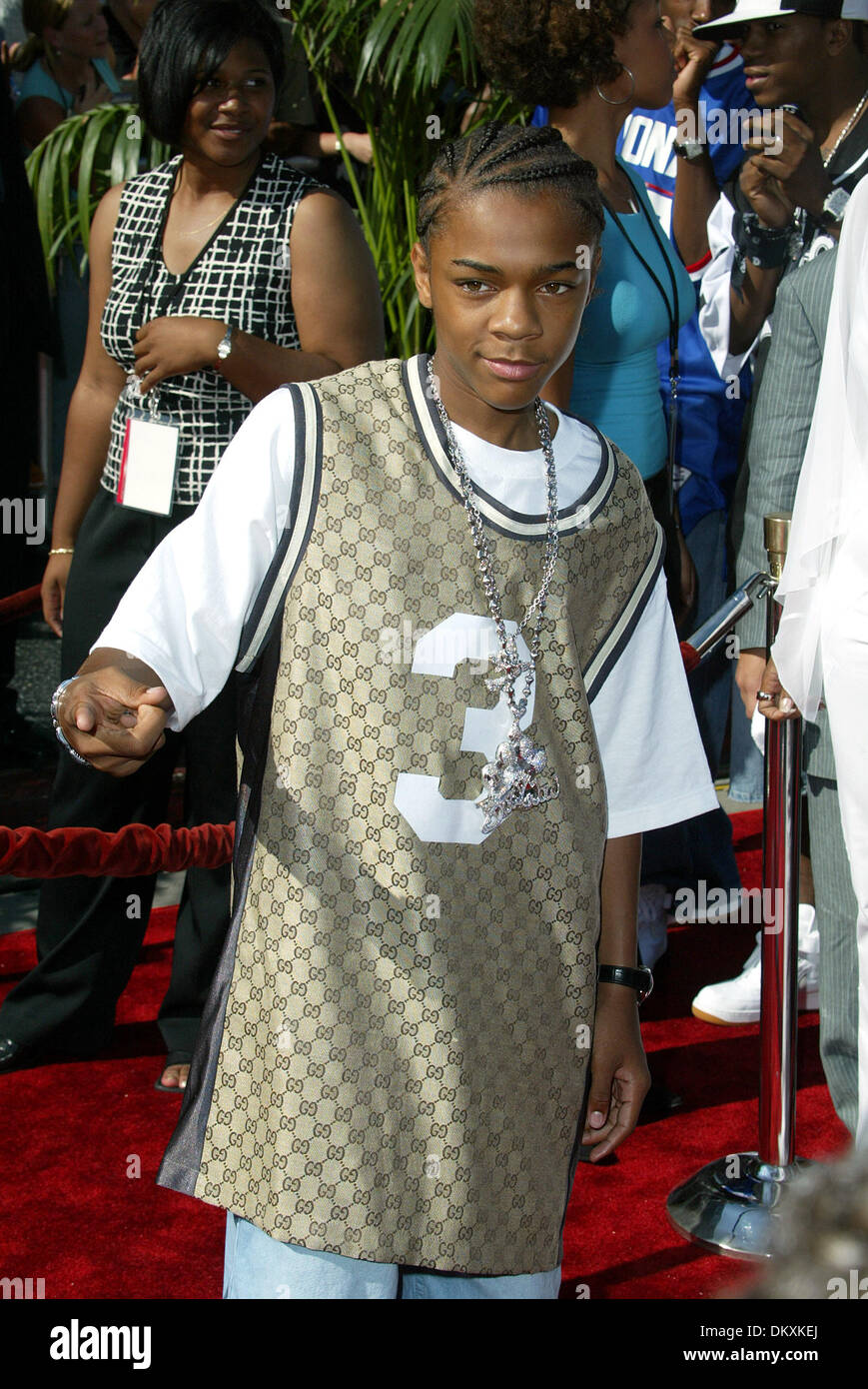 Bow wow singer hi-res stock photography and images - Alamy