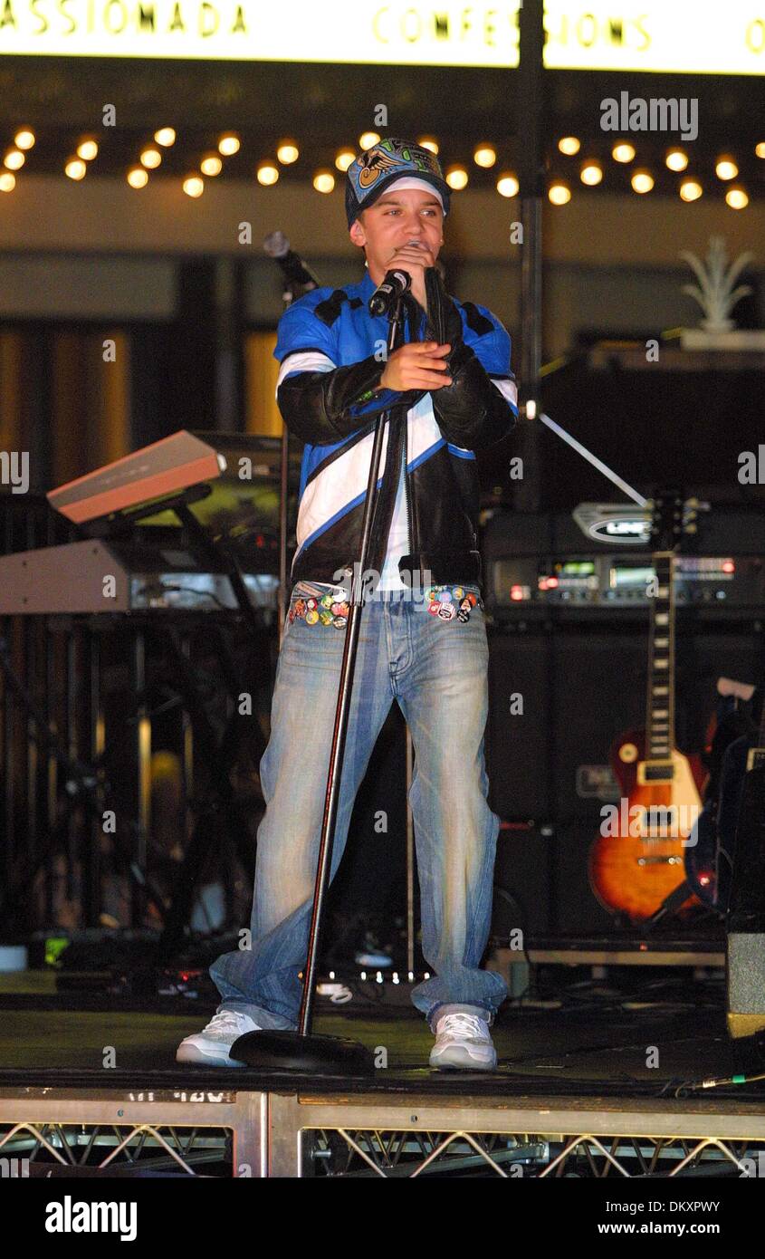 Jan. 1, 1980 - Los Angeles, CA, USA - K32413KI -.BRIAN MCKNIGHT ...