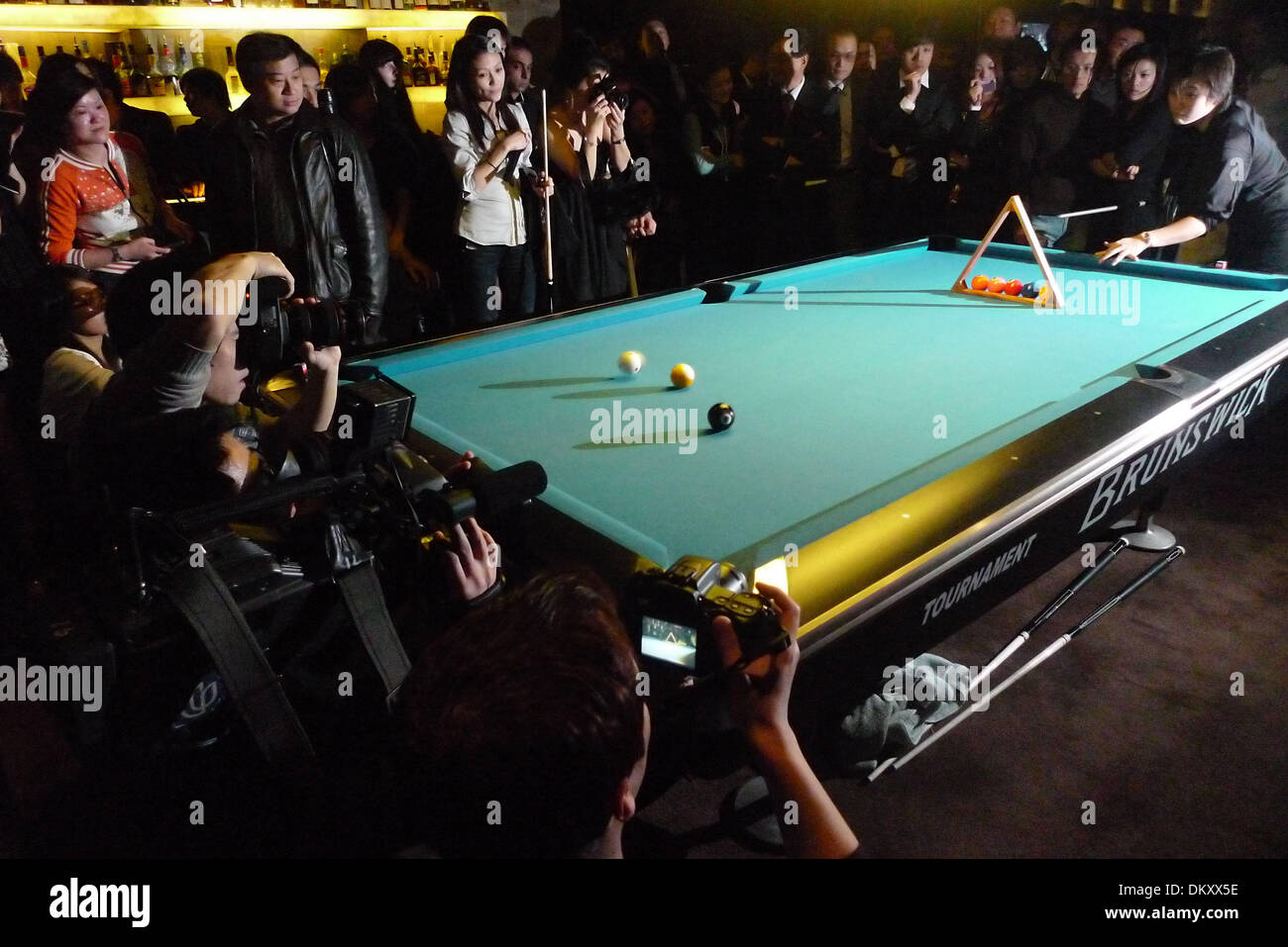 Dec 12, 2009 - Shanghai, China - Billiards star JENNIFER CHEN (right ...