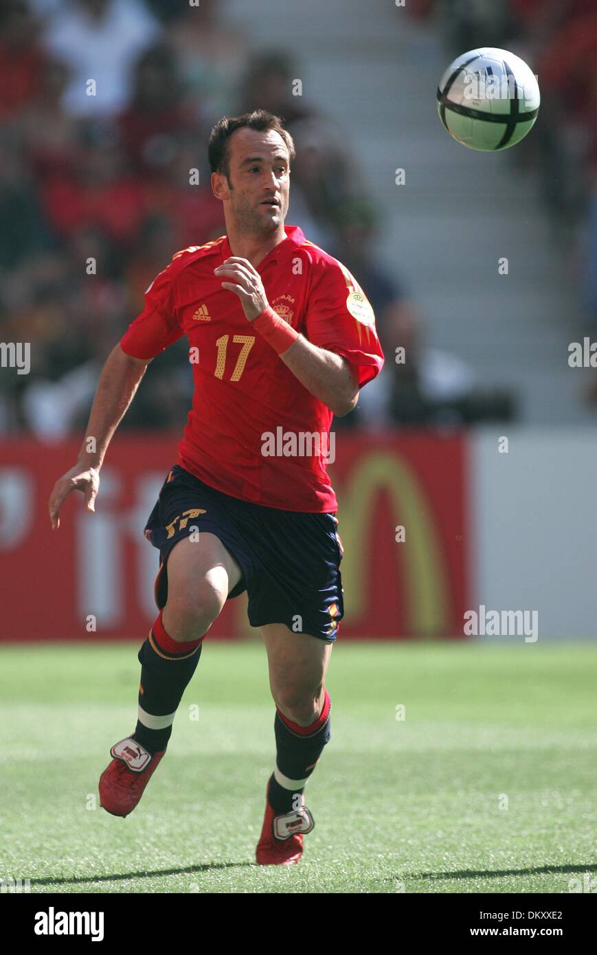 Spain portugal euro 2004 hi-res stock photography and images - Alamy
