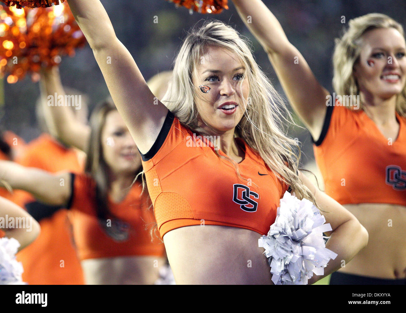 Oregon ducks cheerleader hi-res stock photography and images - Alamy