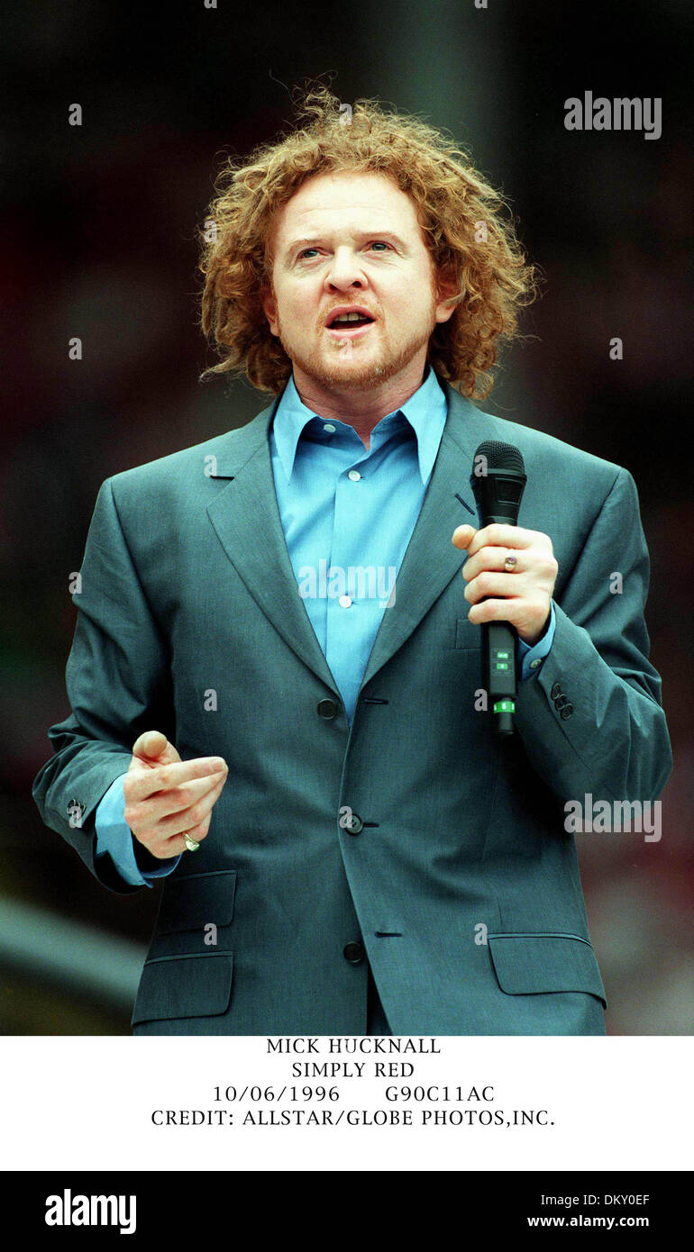 Mick hucknall hi-res stock photography and images - Alamy
