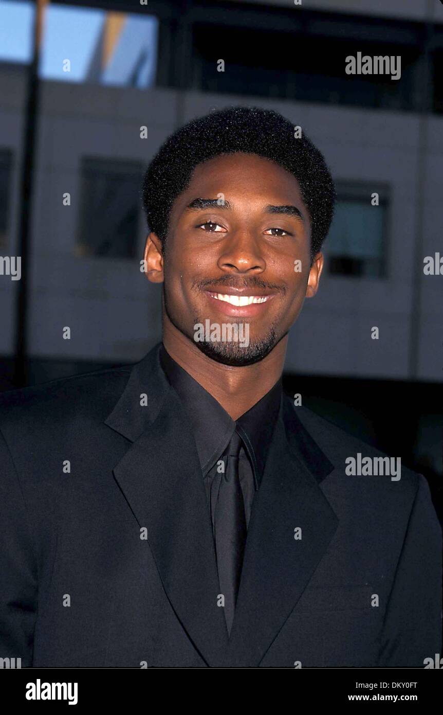 July 10, 1998 - K12817LR.MASK OF ZORRO PREMIERE IN LOS ANGELES CA .07 ...