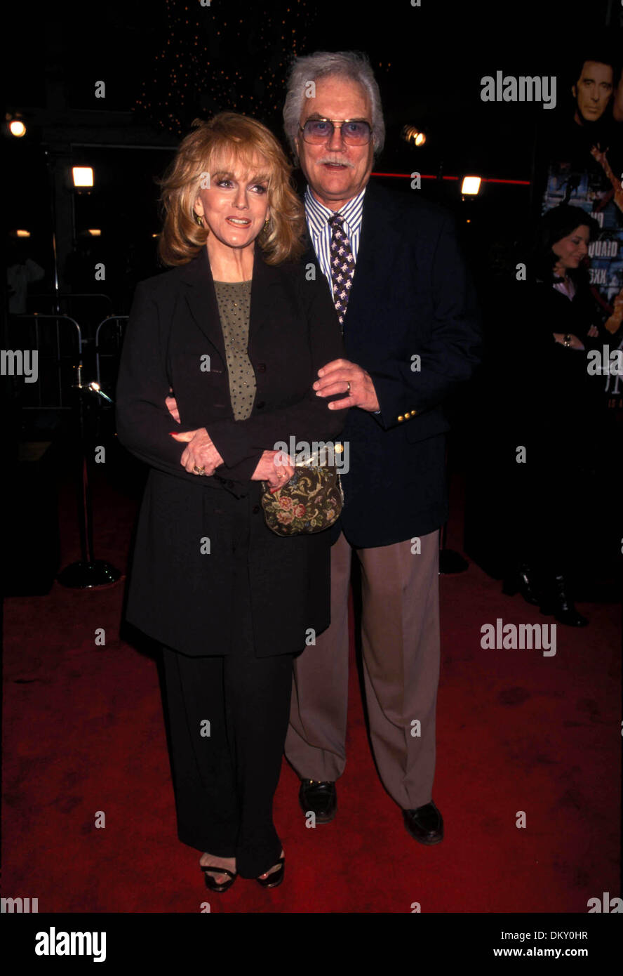 Dec. 16, 1999 - K17487LR.ANY GIVEN SUNDAY PREMIERE THE VILLAGE THEATRE ...