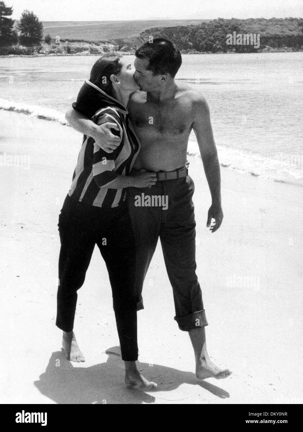 Apr. 12, 2000 - JEFFREY AND DUSTY HUNTER ON THEIR HONEYMOON IN ...