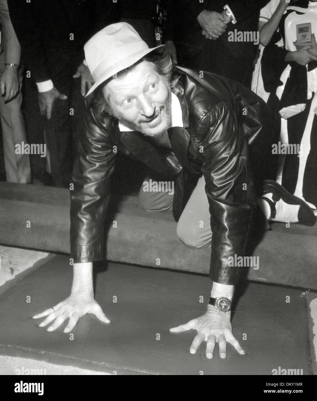 Nov. 11, 2002 - DANNY KAYE.HAND AND FOOTPRINT CEREMONY GRAUMAN'S ...