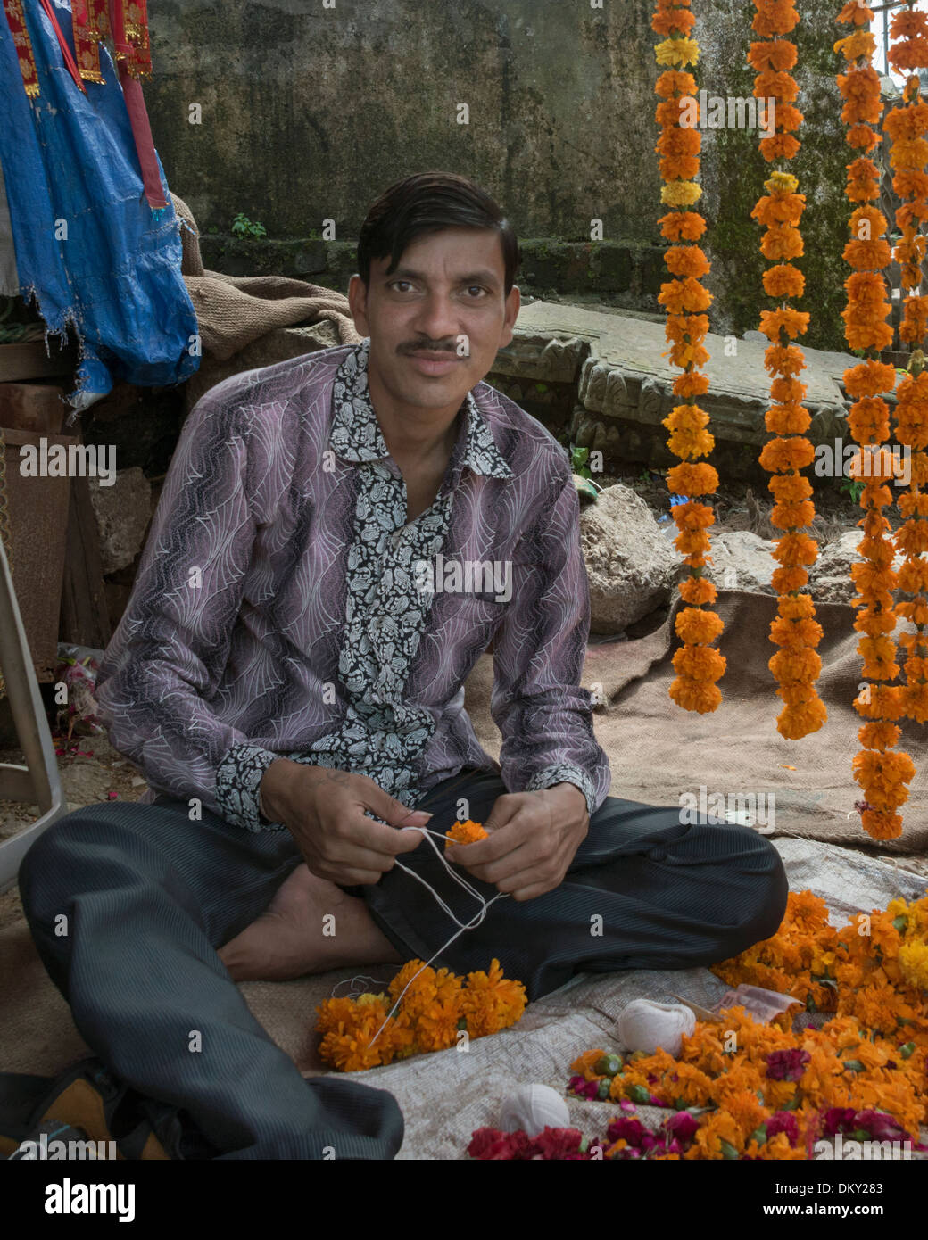 Strings of marigolds hi-res stock photography and images - Alamy