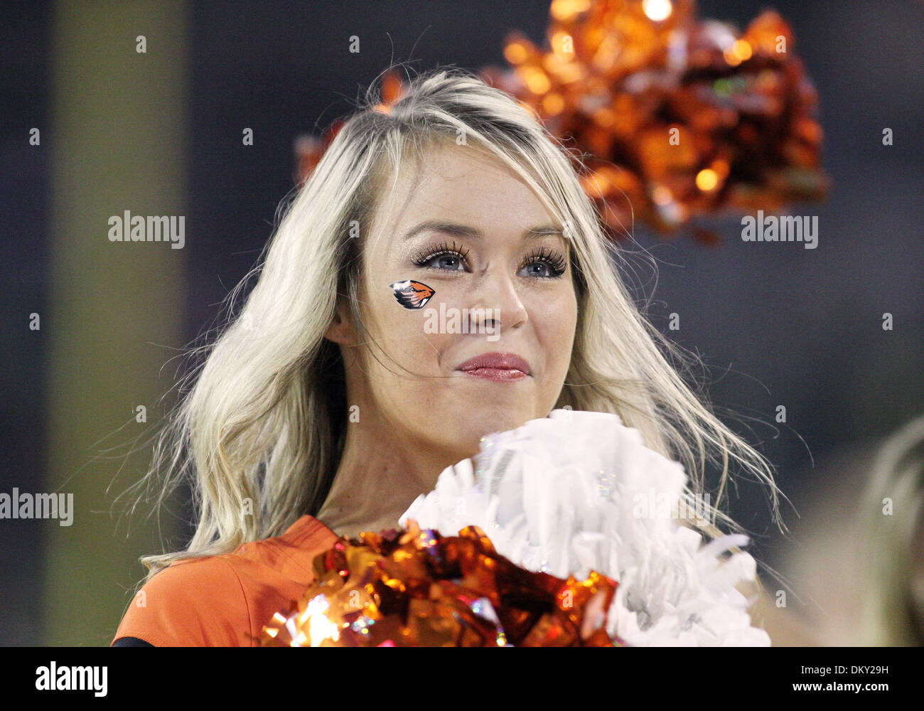 Eugene, OR, USA. 29th Nov, 2013. November 29 2013: An Oregon State ...