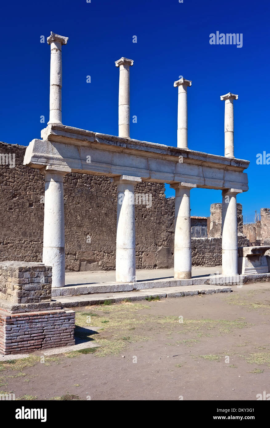 Pompeii architecture hi-res stock photography and images - Alamy