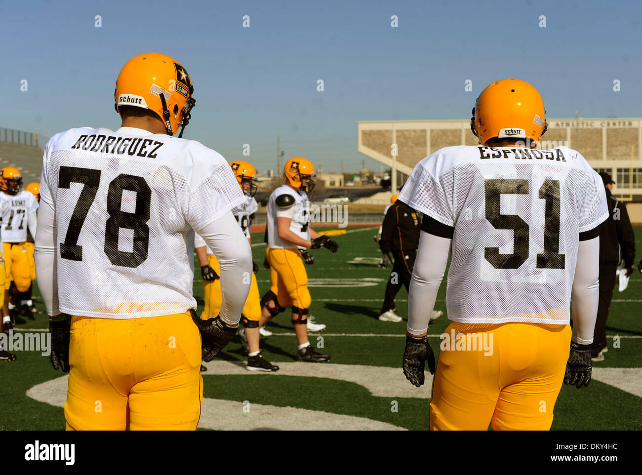 Army linemen hi-res stock photography and images - Alamy
