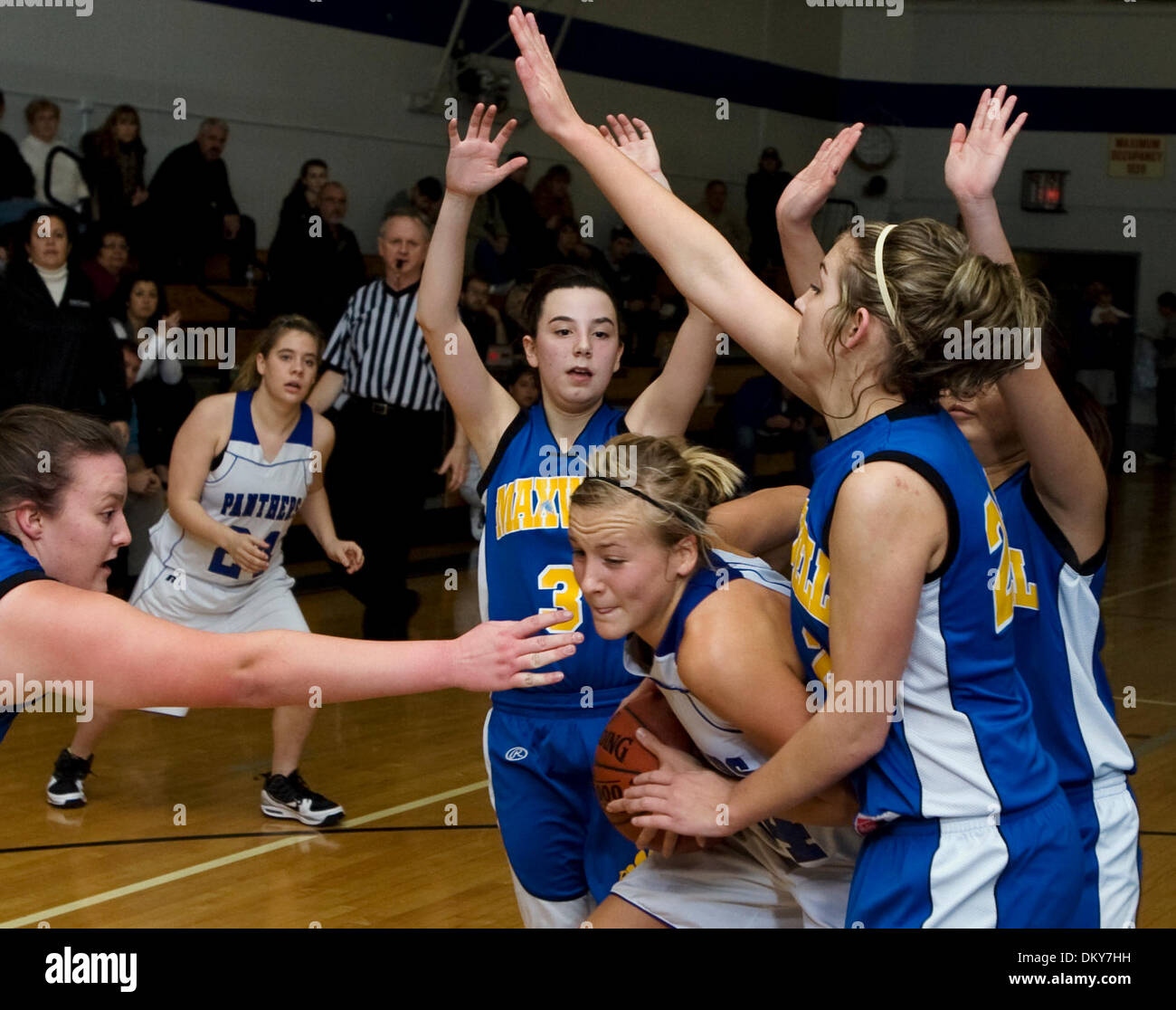 36 searchlight hi-res stock photography and images - Alamy