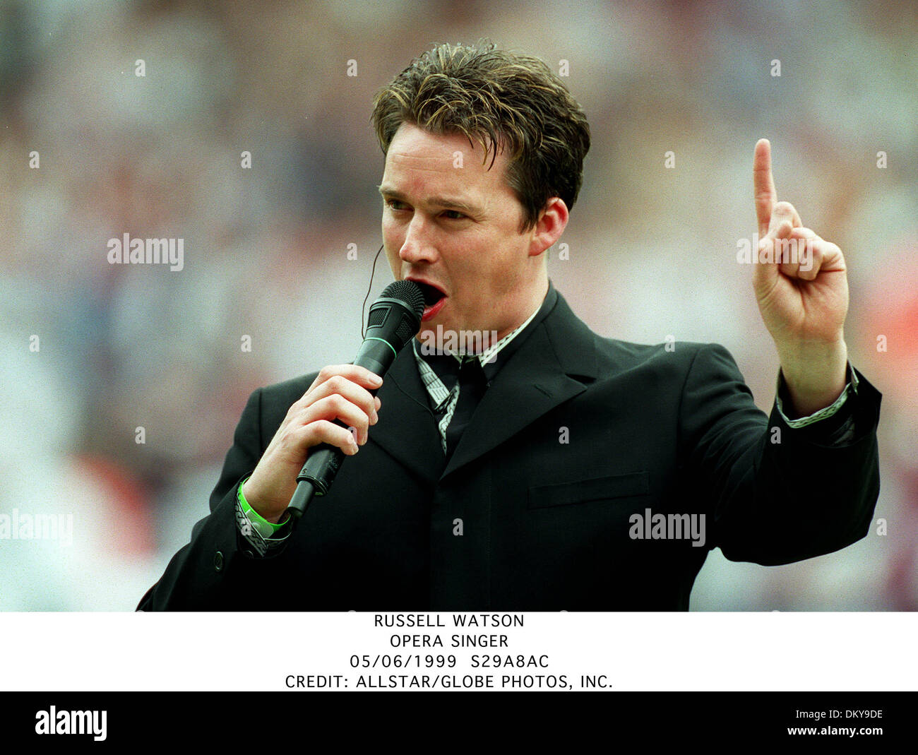 Opera singer russell watson hi-res stock photography and images - Alamy