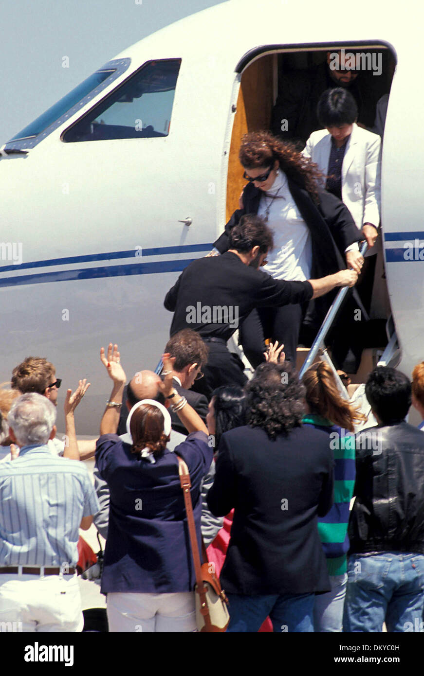 Apr. 4, 1990 - K10987RL.GLORIA ESTEFAN HOLDS PRESS CONFERENCE REGARDING ...