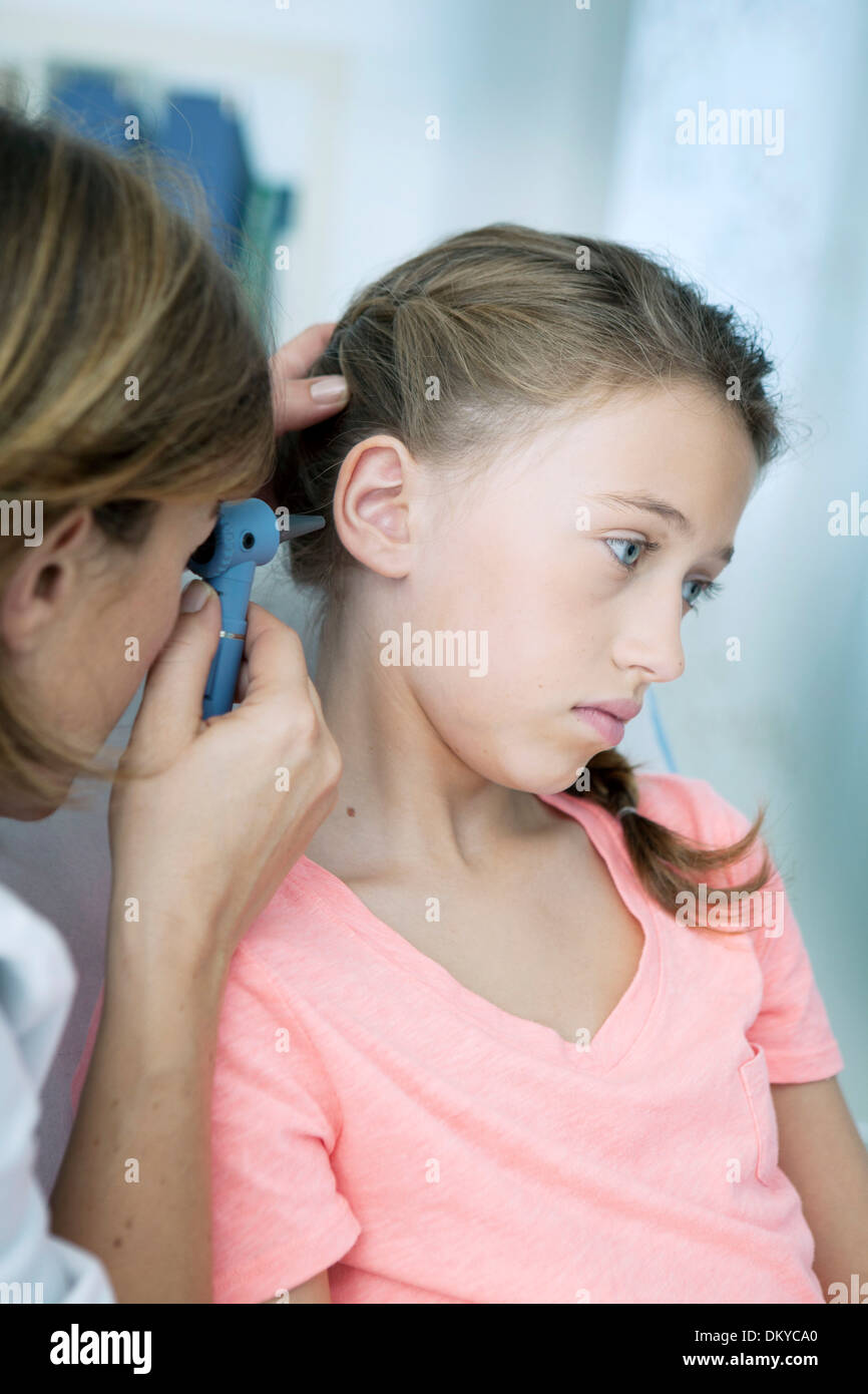 Child throat examination hi-res stock photography and images - Alamy
