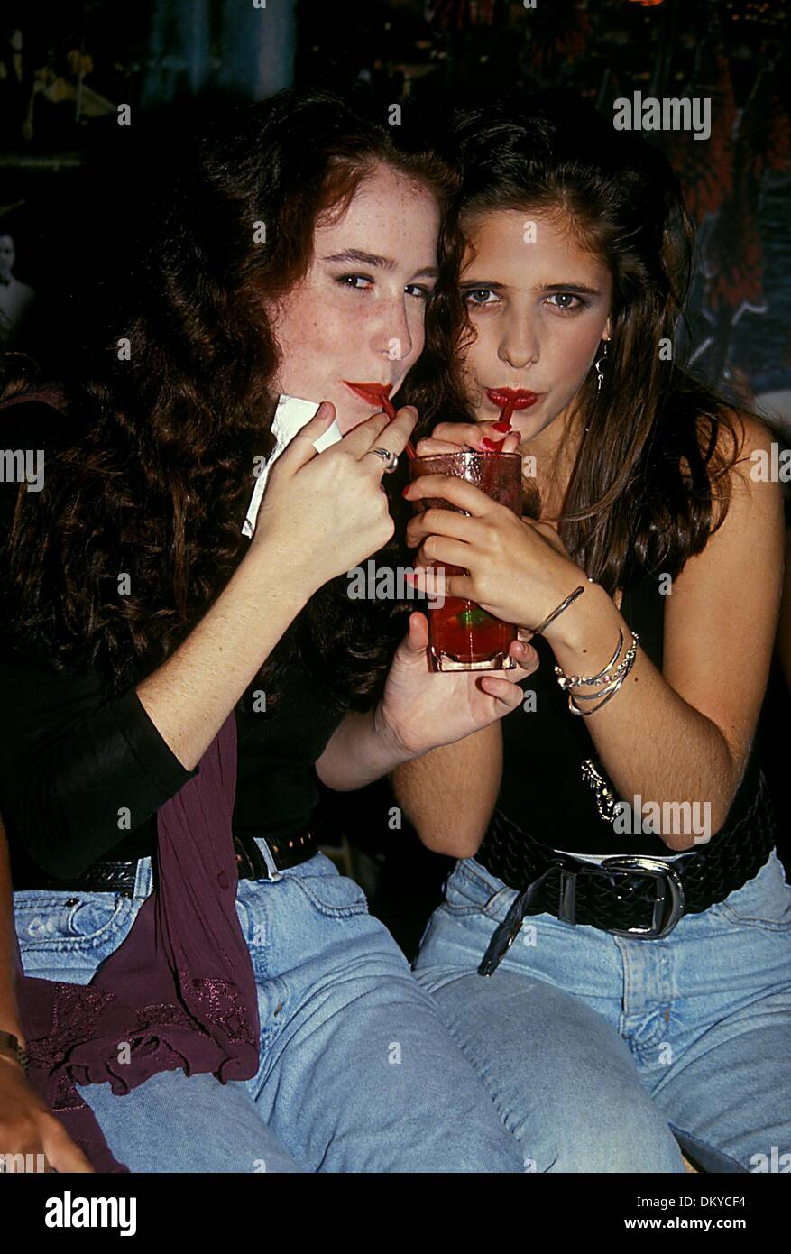 Sarah michelle gellar 1992 hi-res stock photography and images - Alamy