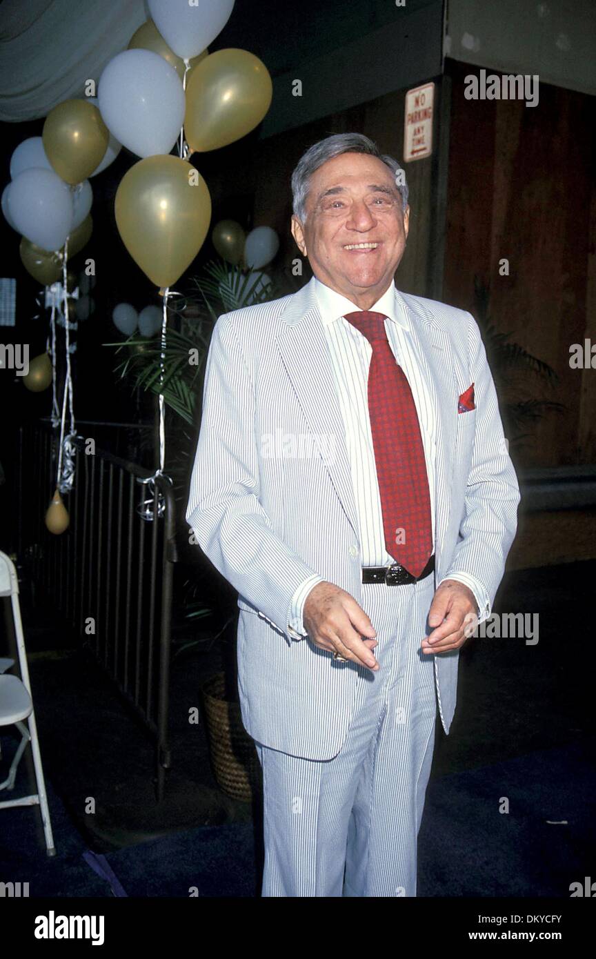 Crown dynasty hi-res stock photography and images - Alamy