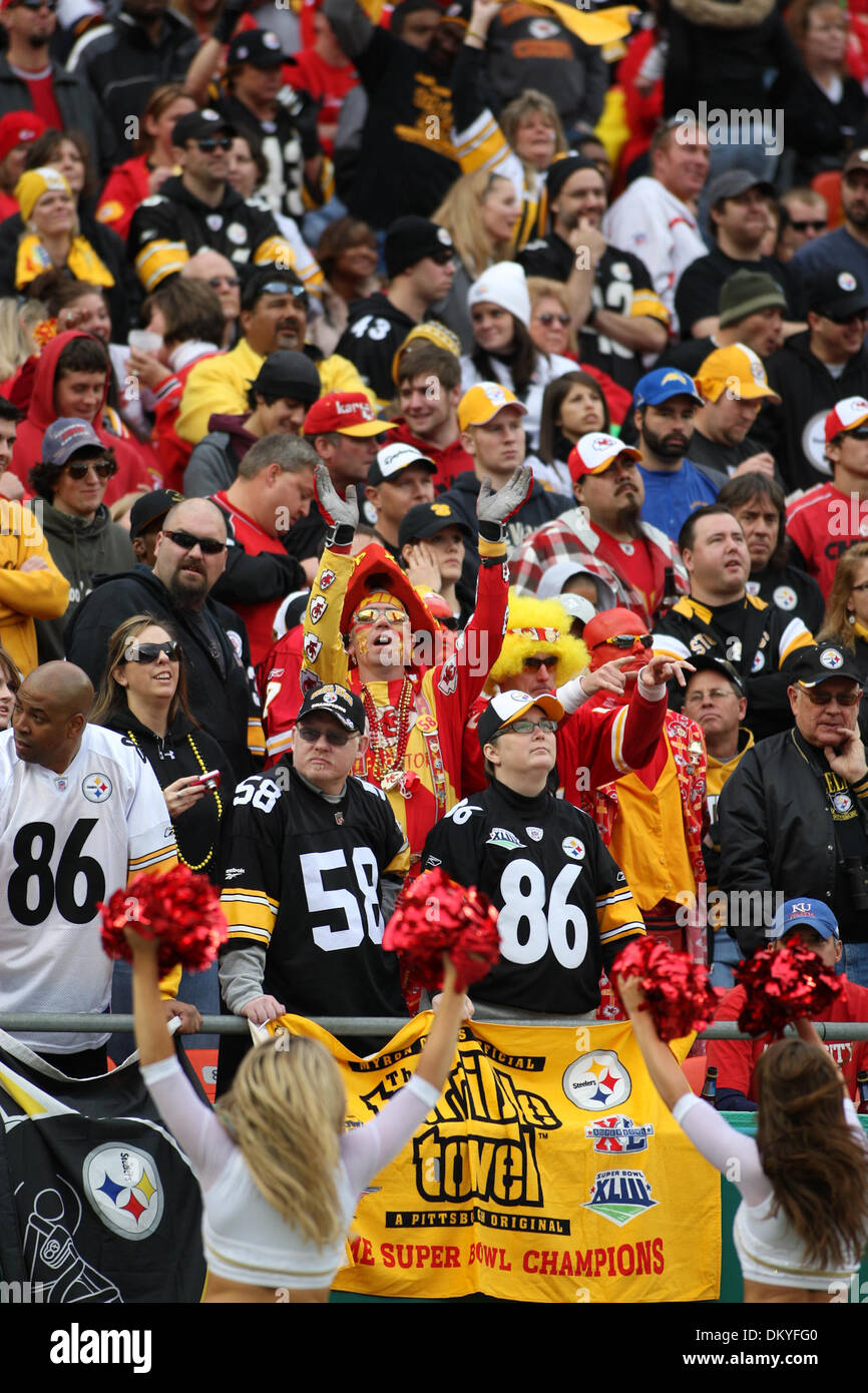 Nov. 22, 2009 - Kansas City, Missouri, U.S - 22 November 2009: Fans ...