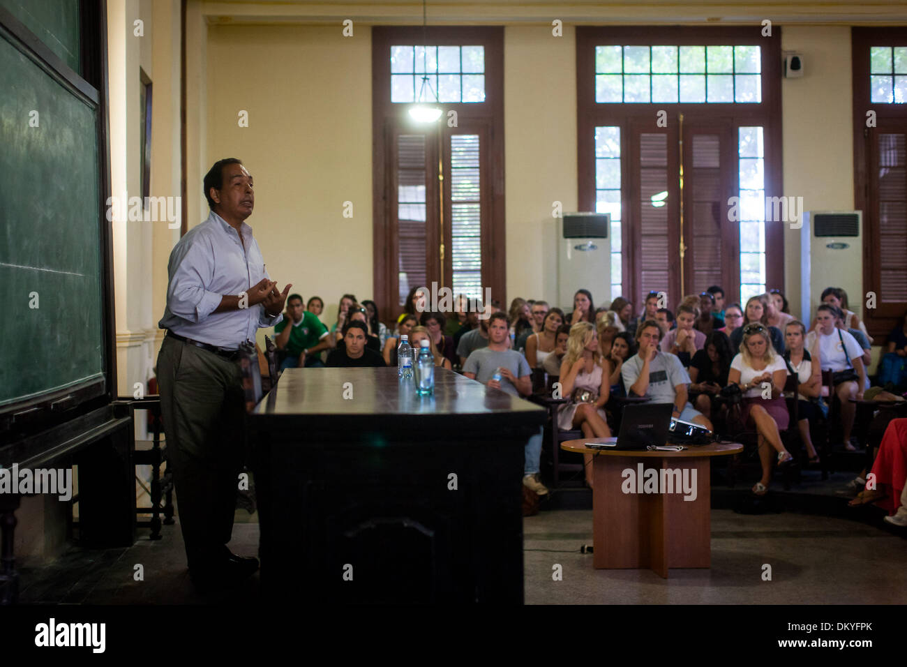 Havana, Cuba. 10th Dec, 2013. American students participating in the ...