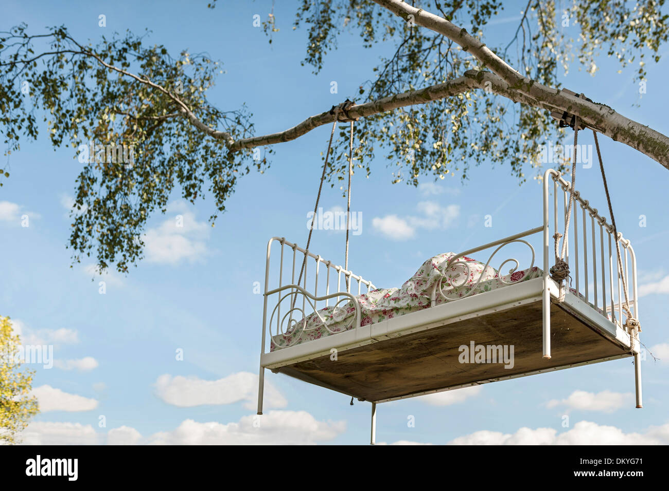 Bed in the tree hi-res stock photography and images - Alamy