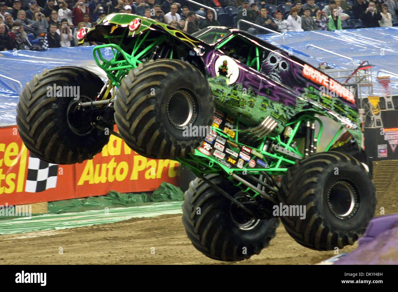 Monster jam grave digger hi-res stock photography and images - Alamy
