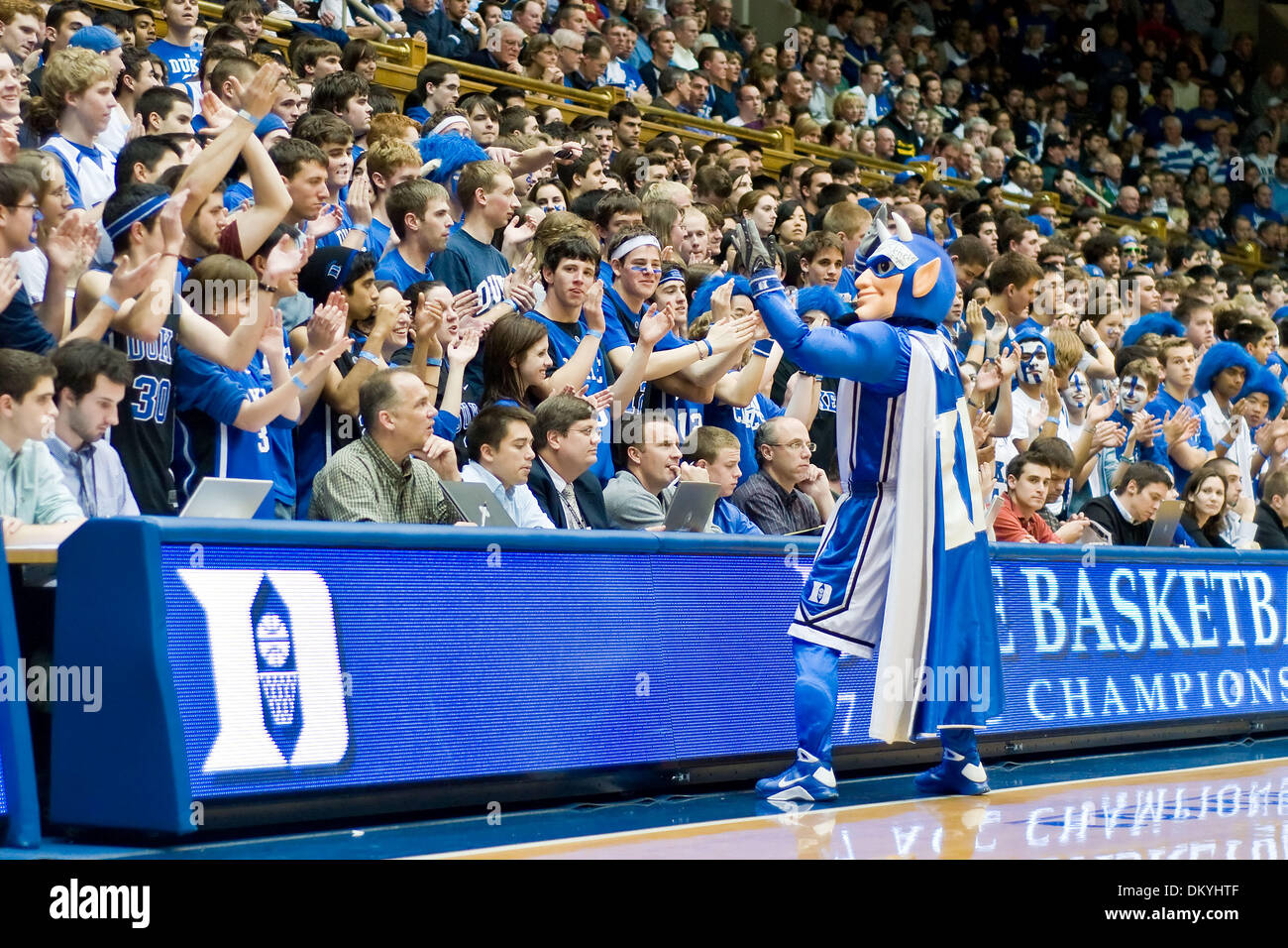 Duke blue devil fans hi-res stock photography and images - Alamy
