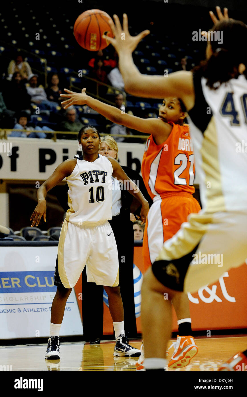 At petersen events center in pittsburgh hi-res stock photography and ...