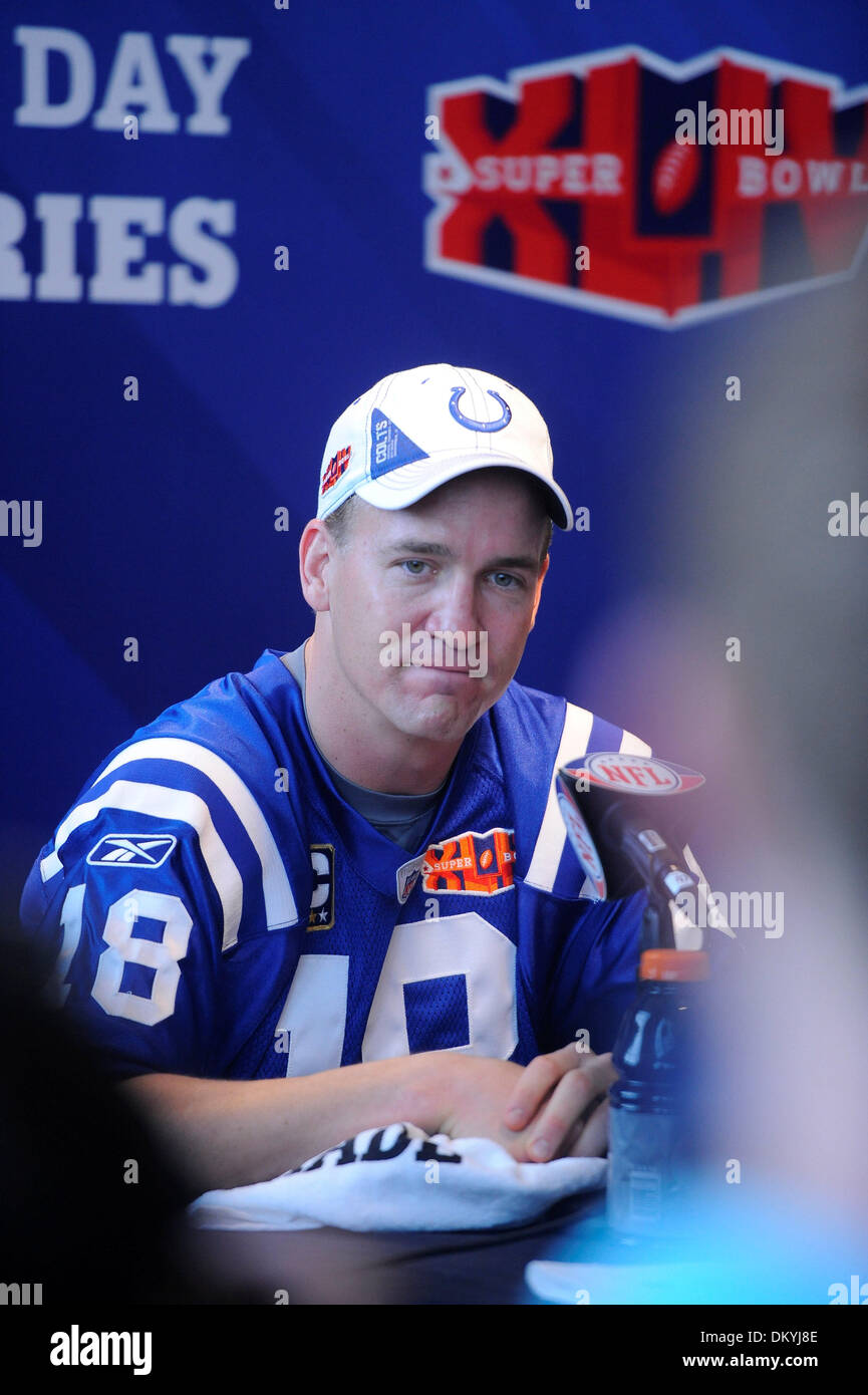 Manning superbowl hi-res stock photography and images - Alamy
