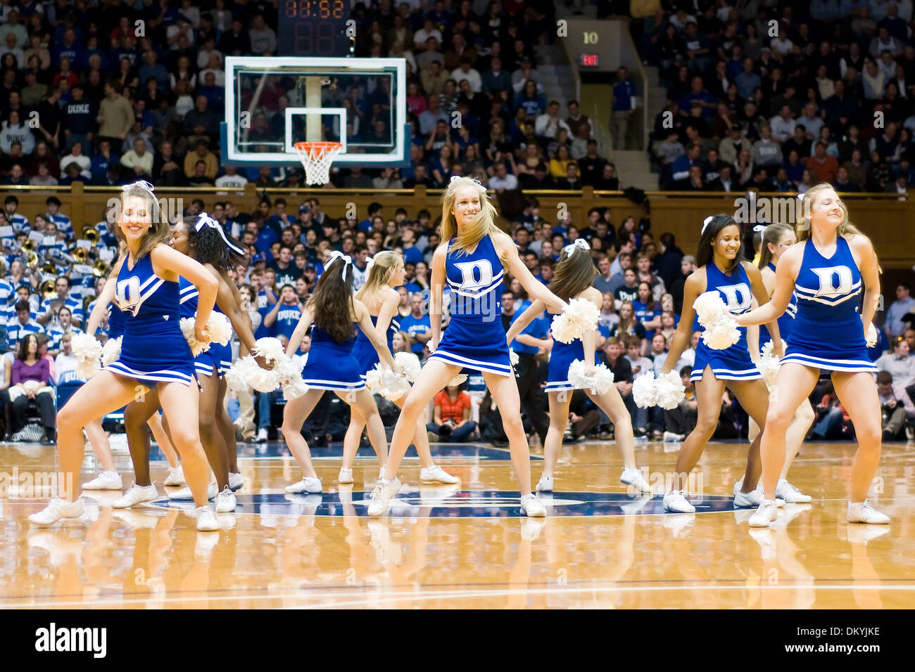 Georgia tech cheerleaders hi-res stock photography and images - Alamy