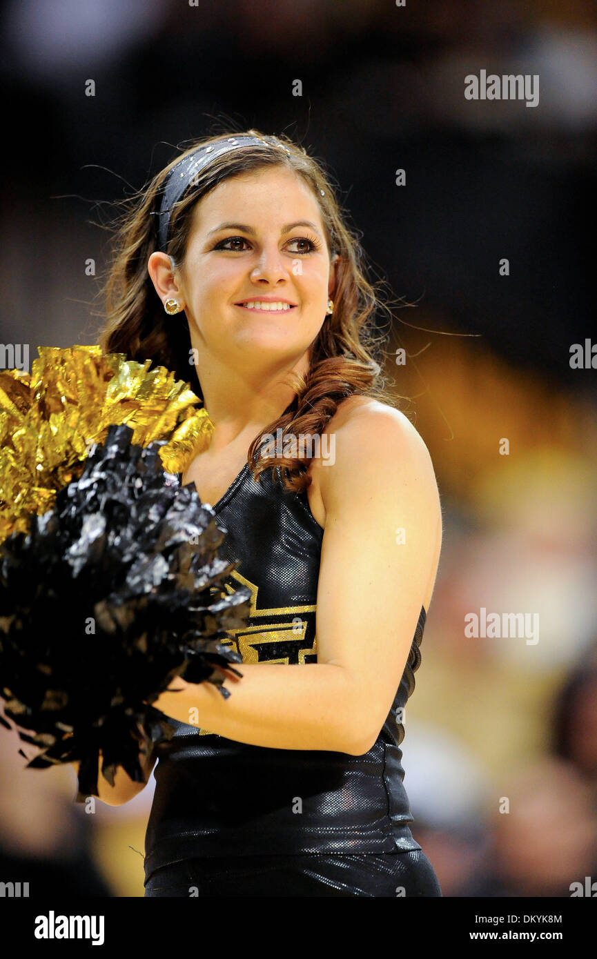 Tulane cheerleaders hi-res stock photography and images - Alamy