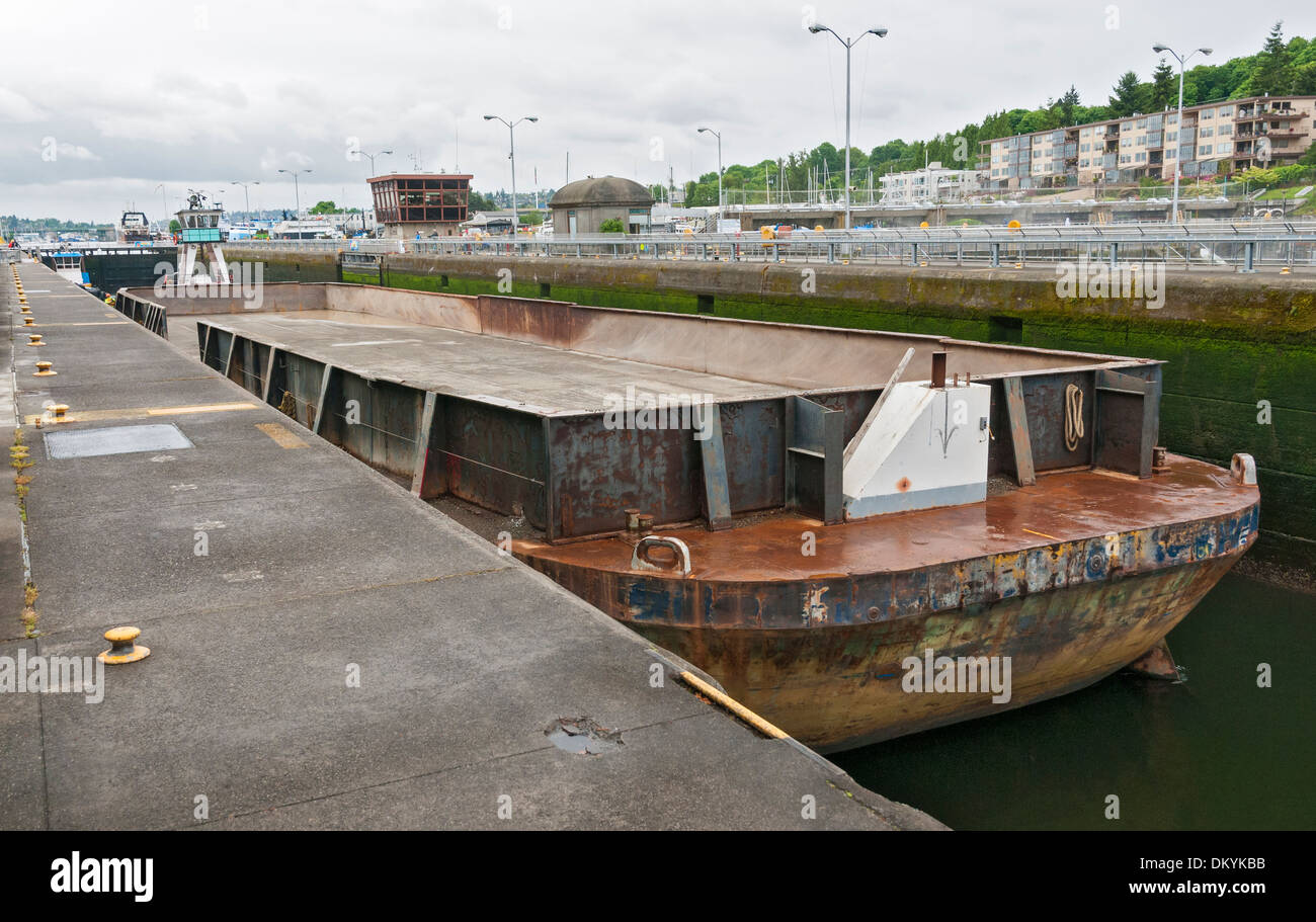 Washington, Seattle, Hiram M. Chittenden Locks, push boat & barge Stock ...
