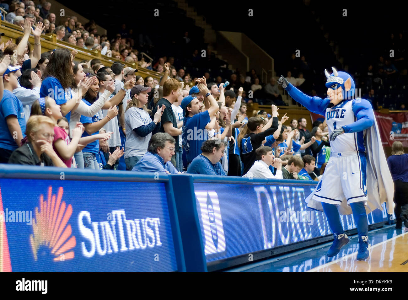 Duke blue devil fans hi-res stock photography and images - Alamy