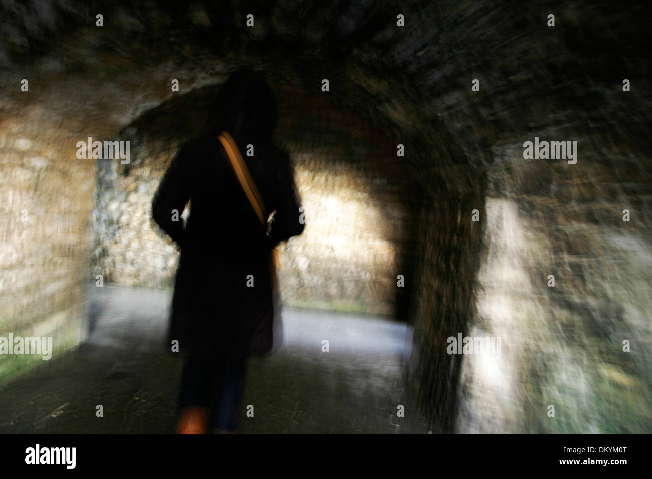 Dangerous back alley hi-res stock photography and images - Alamy