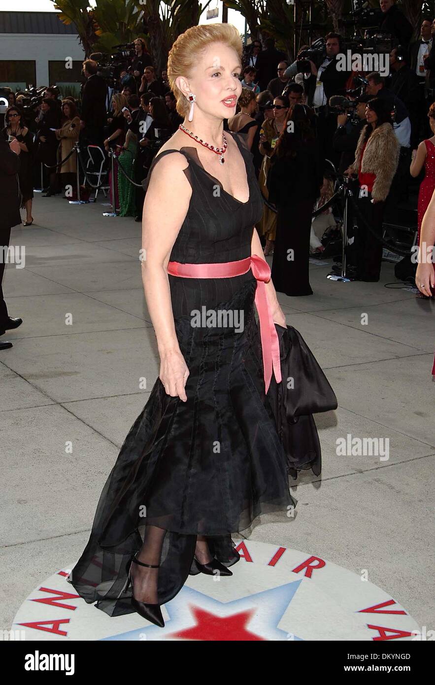 July 20, 2001 - K41927AR.VANITY FAIR OSCAR PARTY AT MORTONS IN LOS ...