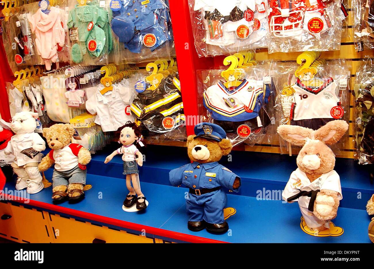 Build a bear build bear workshop store hi-res stock photography and ...