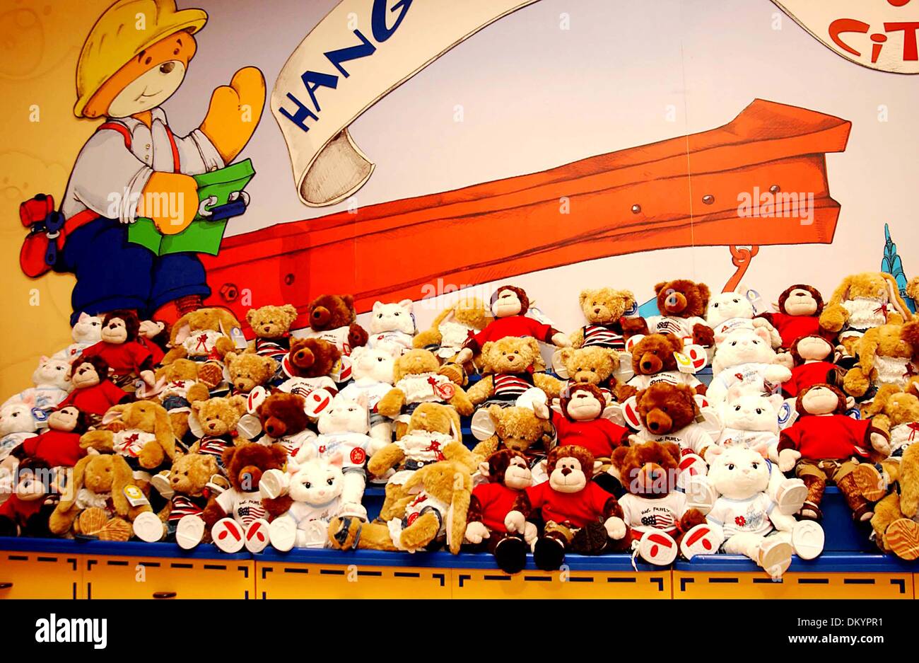 Build a bear build bear workshop store hi-res stock photography and ...