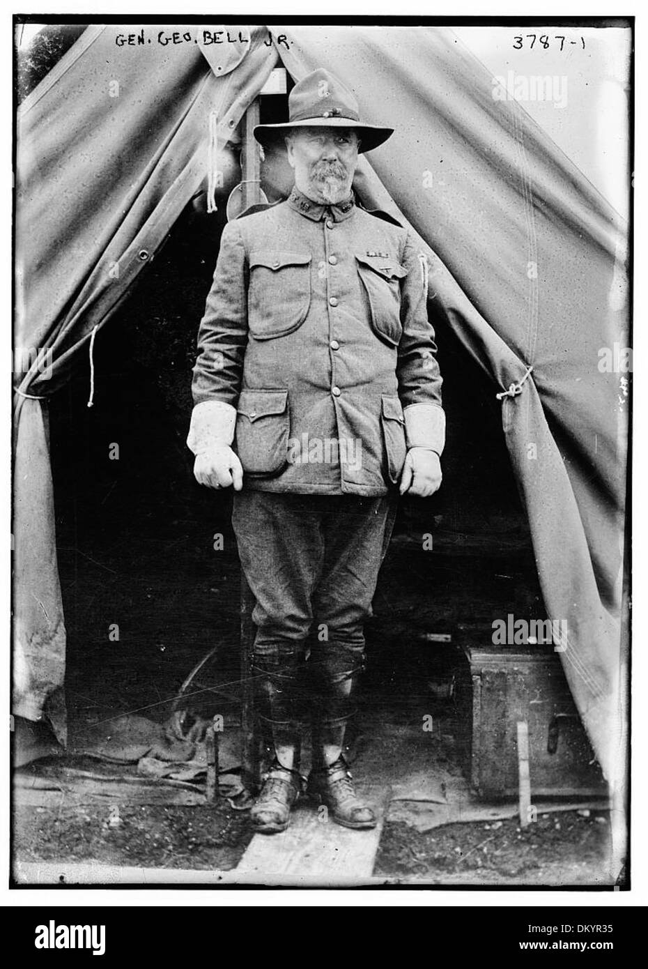 Gen bell hi-res stock photography and images - Alamy