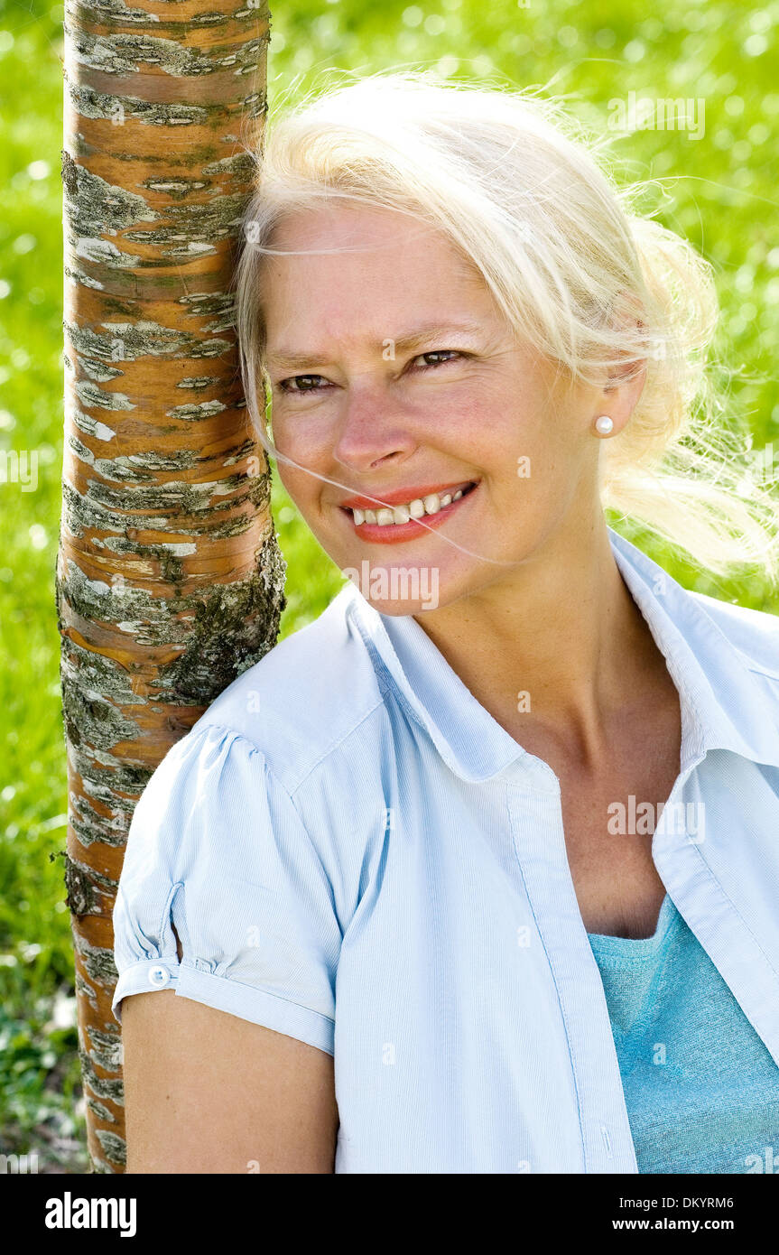 Elderly person outdoors hi-res stock photography and images - Alamy