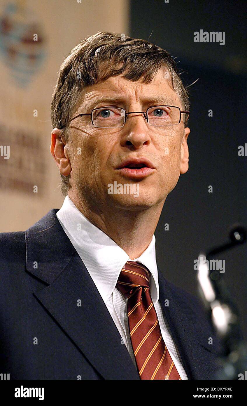 Sept. 18, 2002 - New York, NEW YORK - BILL GATES AS CO-FOUNDER OF THE ...