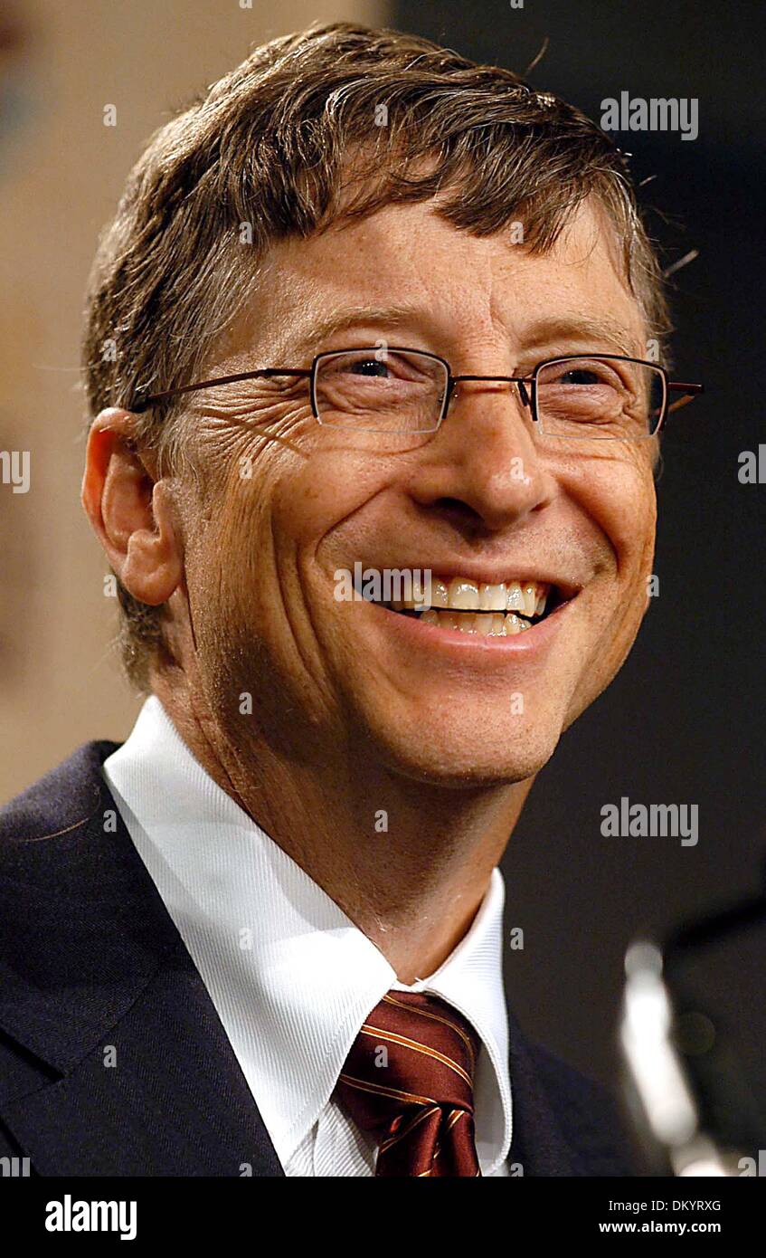Sept. 18, 2002 - New York, NEW YORK - BILL GATES AS CO-FOUNDER OF THE ...