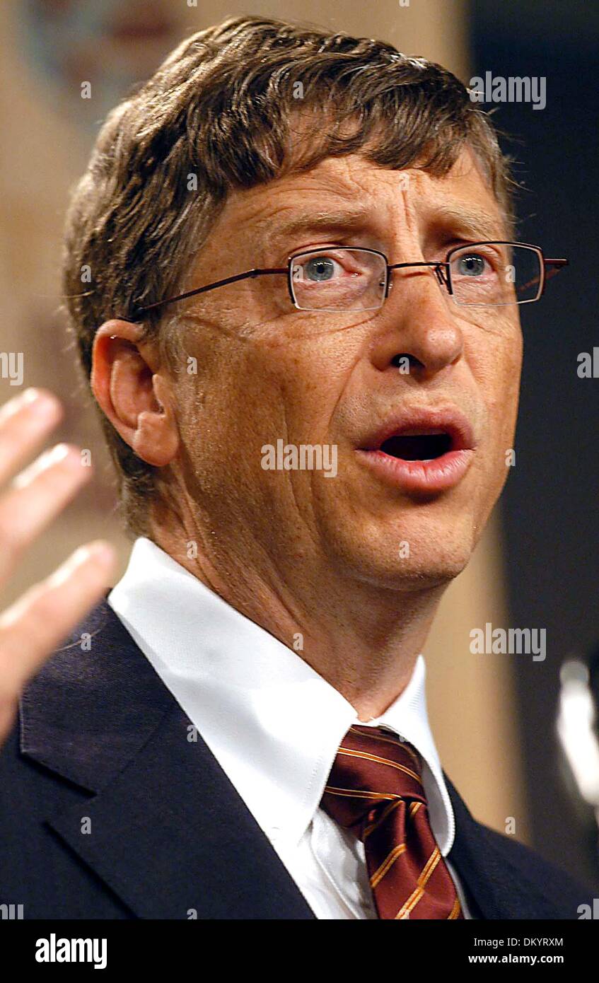 Sept. 18, 2002 - New York, NEW YORK - BILL GATES AS CO-FOUNDER OF THE ...