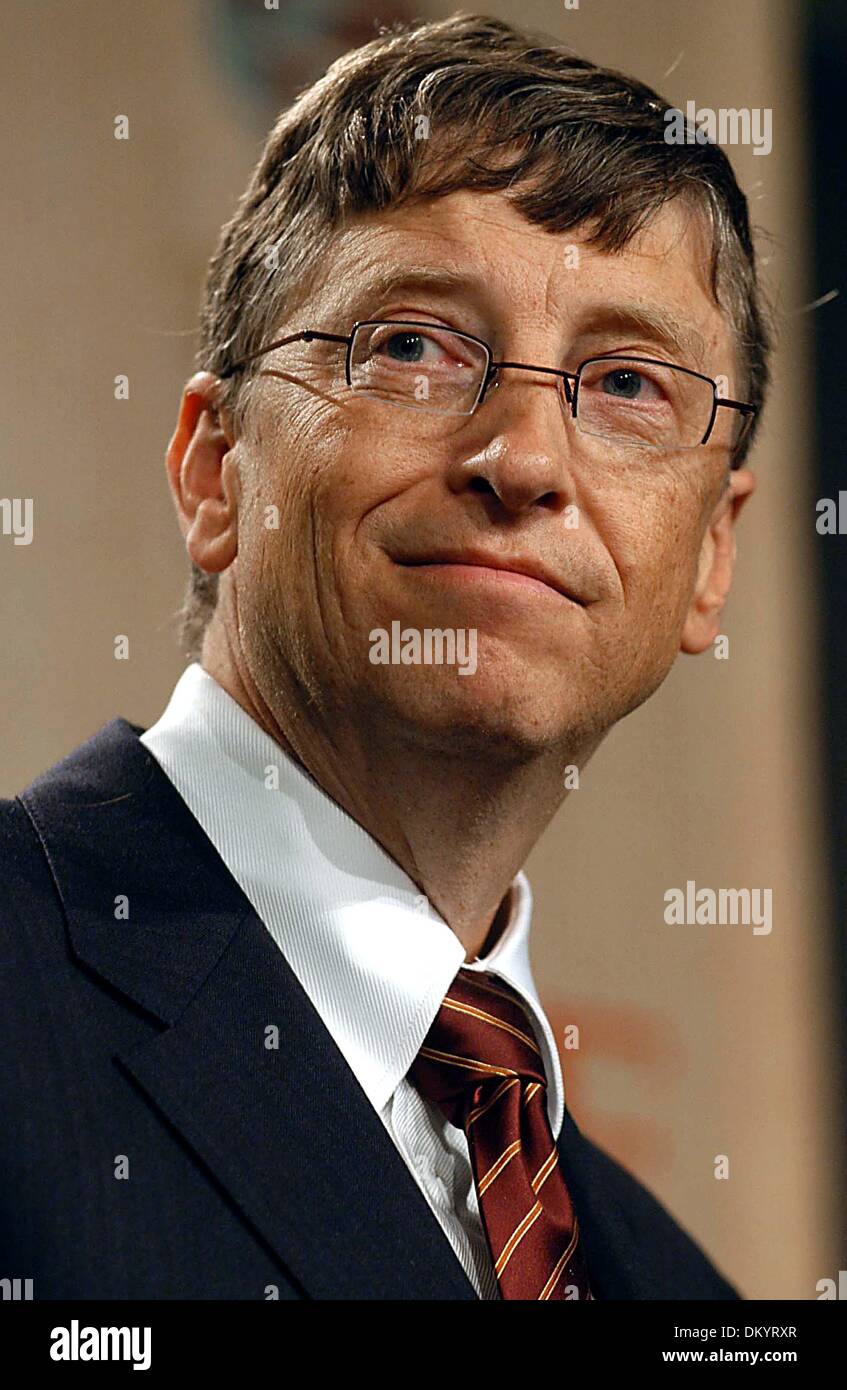 Sept. 18, 2002 - New York, NEW YORK - BILL GATES AS CO-FOUNDER OF THE ...